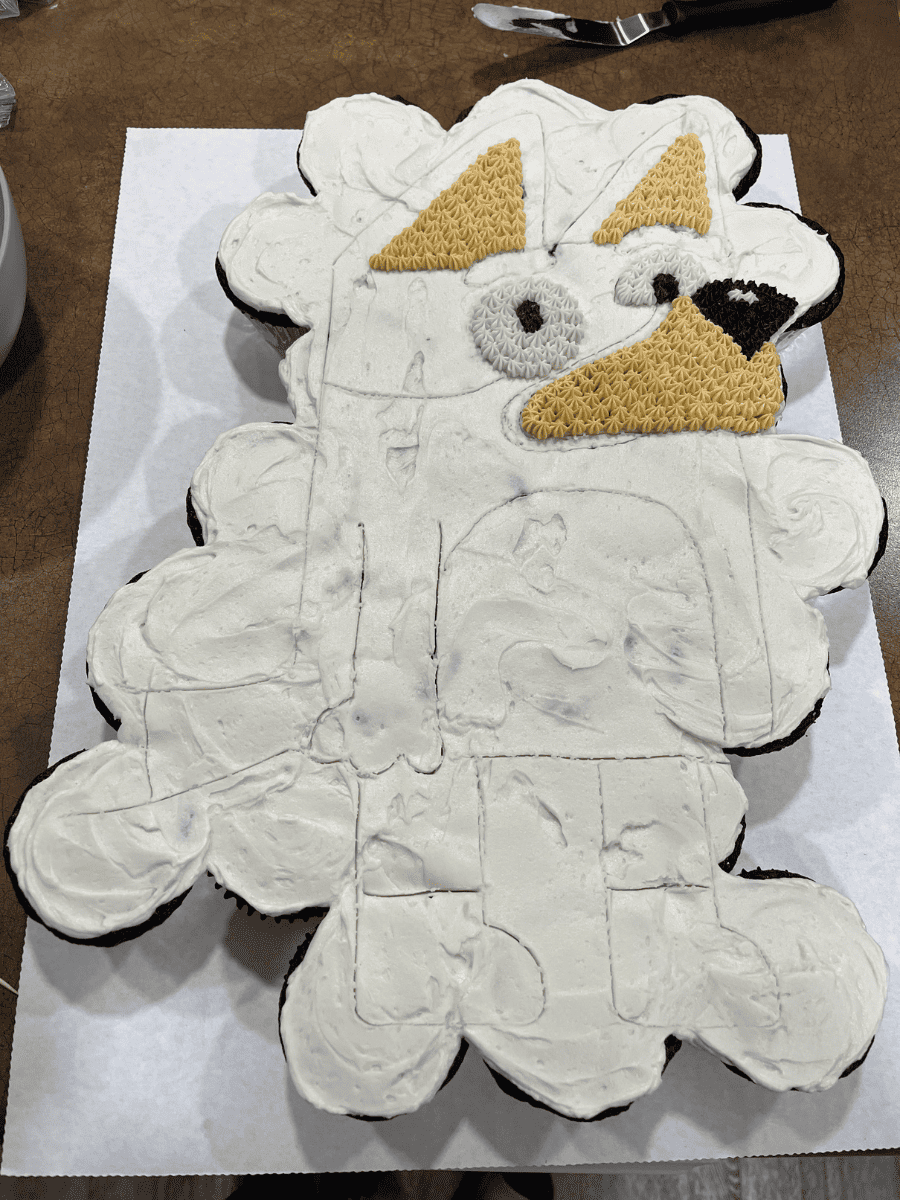 How to Make the Best Bluey Birthday Cupcake Cake - Party Ideas for Real ...